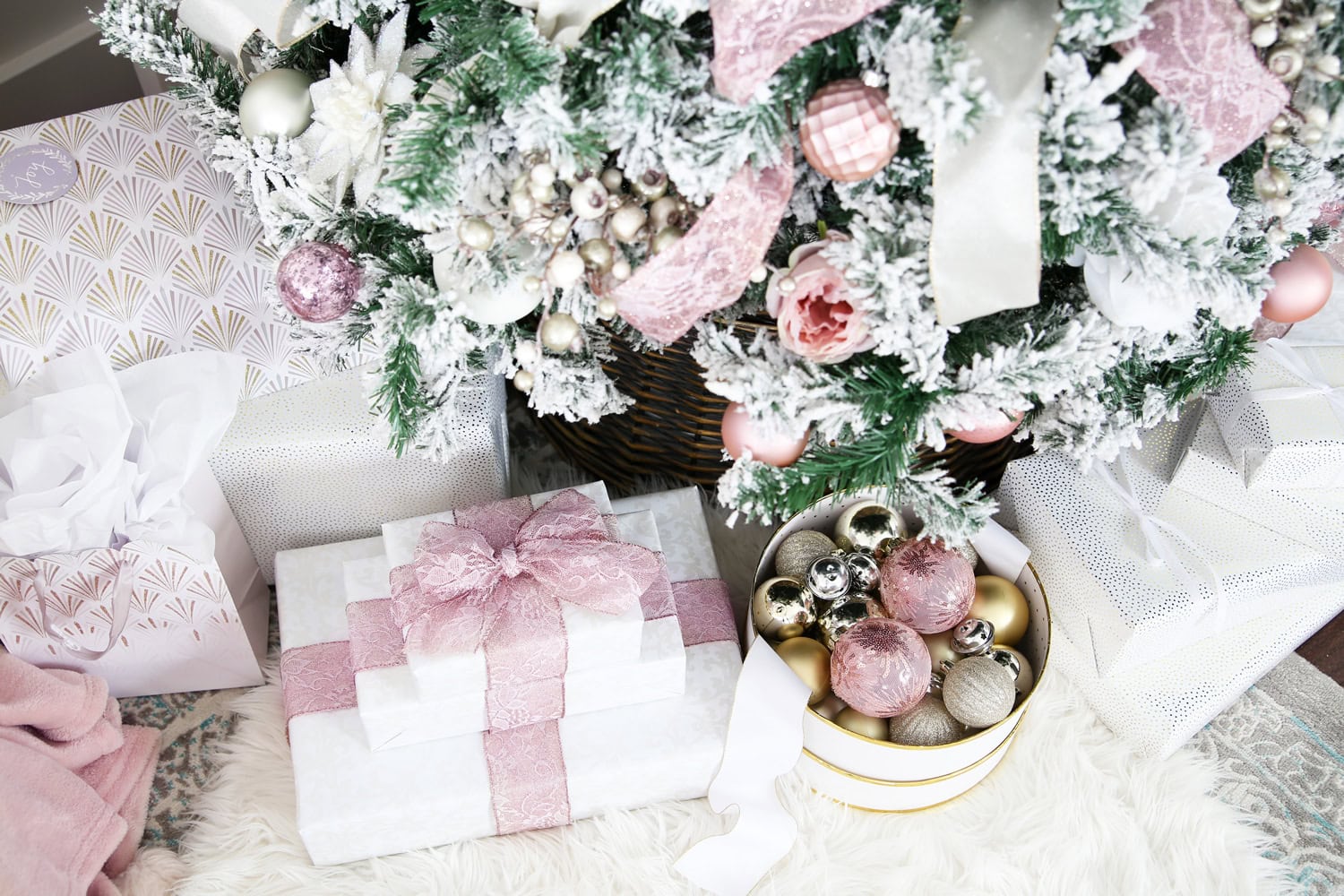 16+ Beautiful and Unique Gift Wrapping Ideas | Abby Organizes